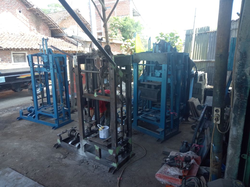 Jual Mesin paving block dan Press batako hub 0838.3060.0218